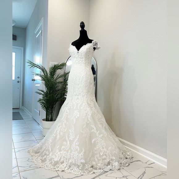 David Tutera | Dresses | David Tutera Wedding Dress | Poshmark
